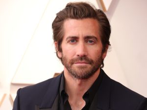 How Tall Is Jake Gyllenhaal? Discover His Real Height Now - Perfectley